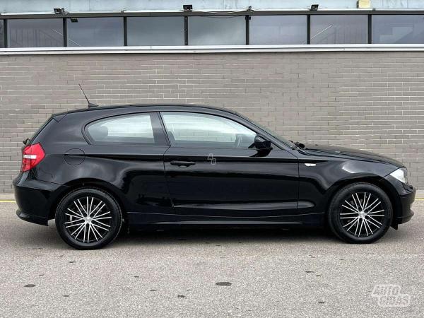 Black BMW 116 2010 in Kedainiai, with an engine capacity of 2.00 L and mileage of 218 thousand km for 3850 €, photo 5 on AUTOMOTO.COM.LV
