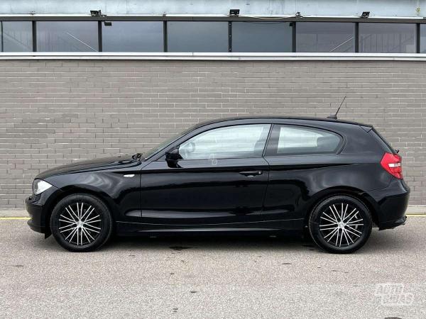 Black BMW 116 2010 in Kedainiai, with an engine capacity of 2.00 L and mileage of 218 thousand km for 3850 €, photo 6 on AUTOMOTO.COM.LV
