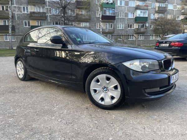 Melns BMW 116 2010 Rīga, ar dzinēja tilpumu 2.00 L un nobraukumu 276 tūkst. km par 2590 €, foto 1 vietnē AUTOMOTO.COM.LV