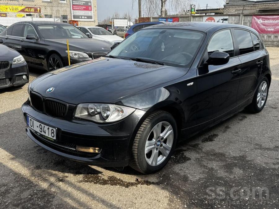 Black BMW 116 2010 in Daugavpils, with an engine capacity of 2.00 L and mileage of 0 thousand km for 4690 €, photo 4 on AUTOMOTO.COM.LV
