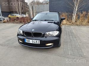 Black BMW 116 2010 in Riga, with an engine capacity of 2.00 L and mileage of 271 thousand km for 3500 €, photo 3 on AUTOMOTO.COM.LV