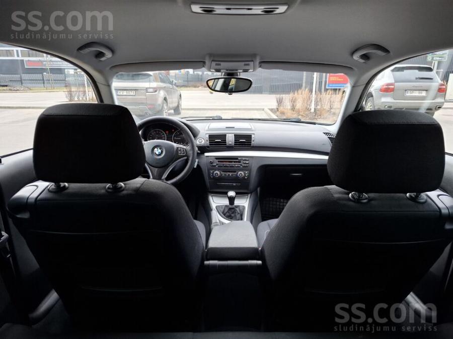 Black BMW 116 2010 in Riga, with an engine capacity of 2.00 L and mileage of 271 thousand km for 3500 €, photo 12 on AUTOMOTO.COM.LV