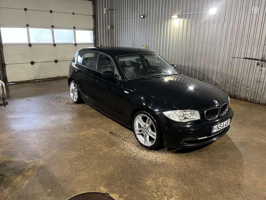 Melns BMW 116 2010 Kėdainiai, ar dzinēja tilpumu 1.60 L un nobraukumu 277 tūkst. km par 2950 €, foto 1 vietnē AUTOMOTO.COM.LV
