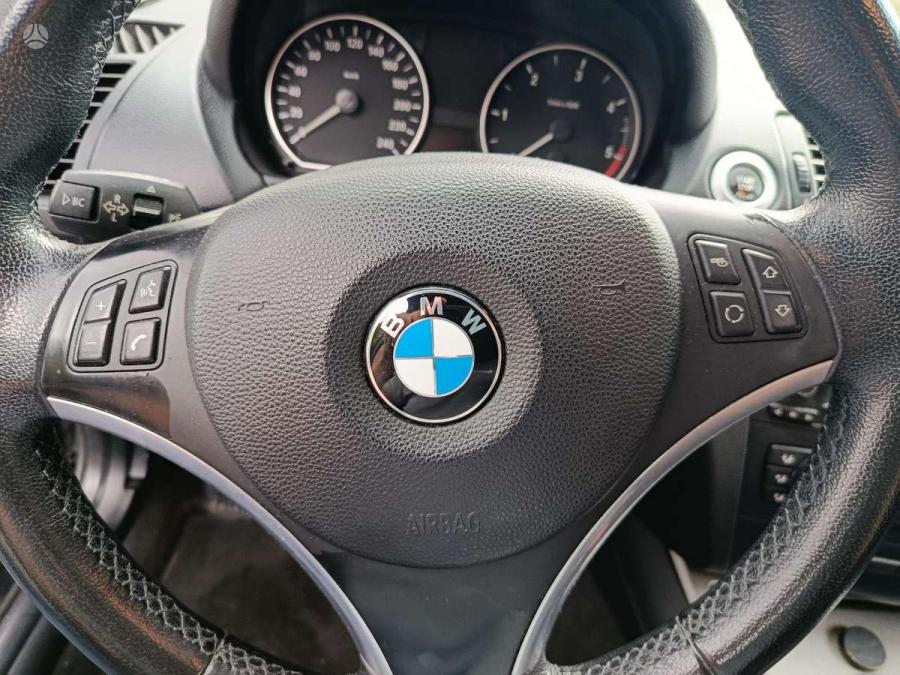 Black BMW 116 2010 in Radviliskis, with an engine capacity of 2.00 L and mileage of 297 thousand km for 3500 €, photo 21 on AUTOMOTO.COM.LV