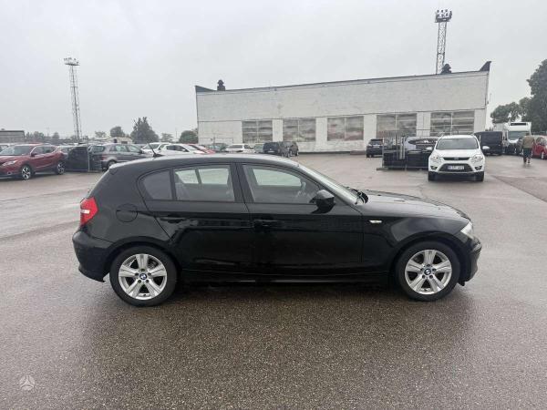 Melns BMW 116 2010 Marijampole, ar dzinēja tilpumu 2.00 L un nobraukumu 270 tūkst. km par 2400 €, foto 5 vietnē AUTOMOTO.COM.LV