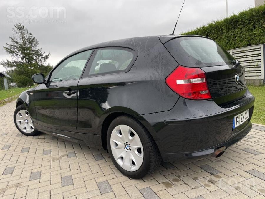 Melns BMW 116 2010 Rīga, ar dzinēja tilpumu 2.00 L un nobraukumu 276 tūkst. km par 2450 €, foto 3 vietnē AUTOMOTO.COM.LV