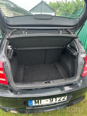 Black BMW 116 2010 in Daugavpils, with an engine capacity of 2.00 L and mileage of 290 thousand km for 3850 €, photo 5 on AUTOMOTO.COM.LV