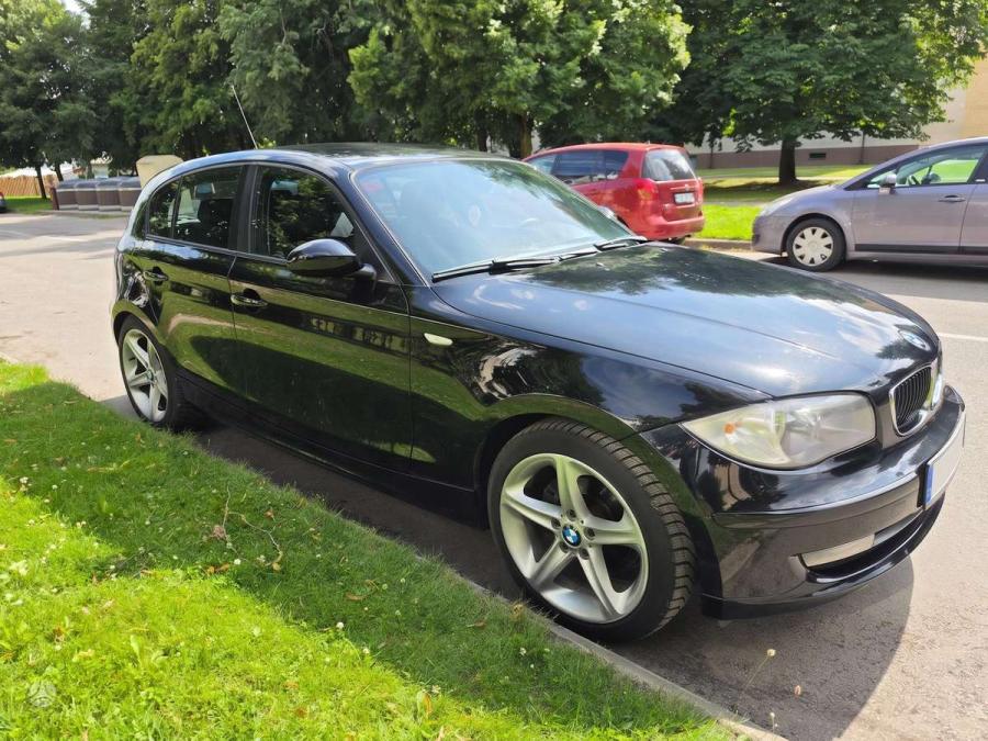 Melns BMW 116 2010 Radviliškis, ar dzinēja tilpumu 2.00 L un nobraukumu 172 tūkst. km par 2550 €, foto 3 vietnē AUTOMOTO.COM.LV