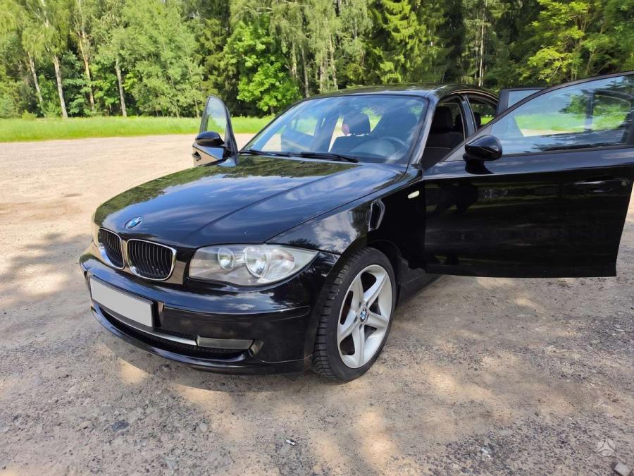 Melns BMW 116 2010 Radviliškis, ar dzinēja tilpumu 2.00 L un nobraukumu 172 tūkst. km par 2550 €, foto 11 vietnē AUTOMOTO.COM.LV