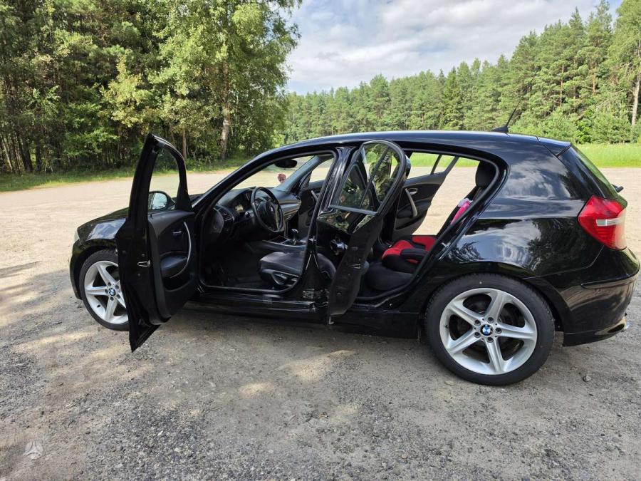 Melns BMW 116 2010 Radviliškis, ar dzinēja tilpumu 2.00 L un nobraukumu 172 tūkst. km par 2550 €, foto 12 vietnē AUTOMOTO.COM.LV