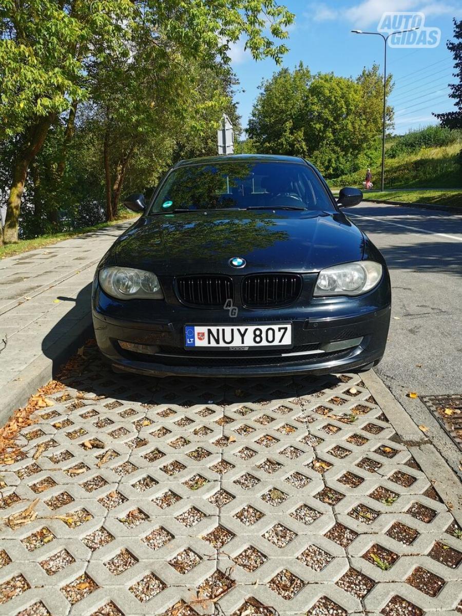 Melns BMW 116 2010 Kauņa, ar dzinēja tilpumu 2.00 L un nobraukumu 305 tūkst. km par 3900 €, foto 1 vietnē AUTOMOTO.COM.LV