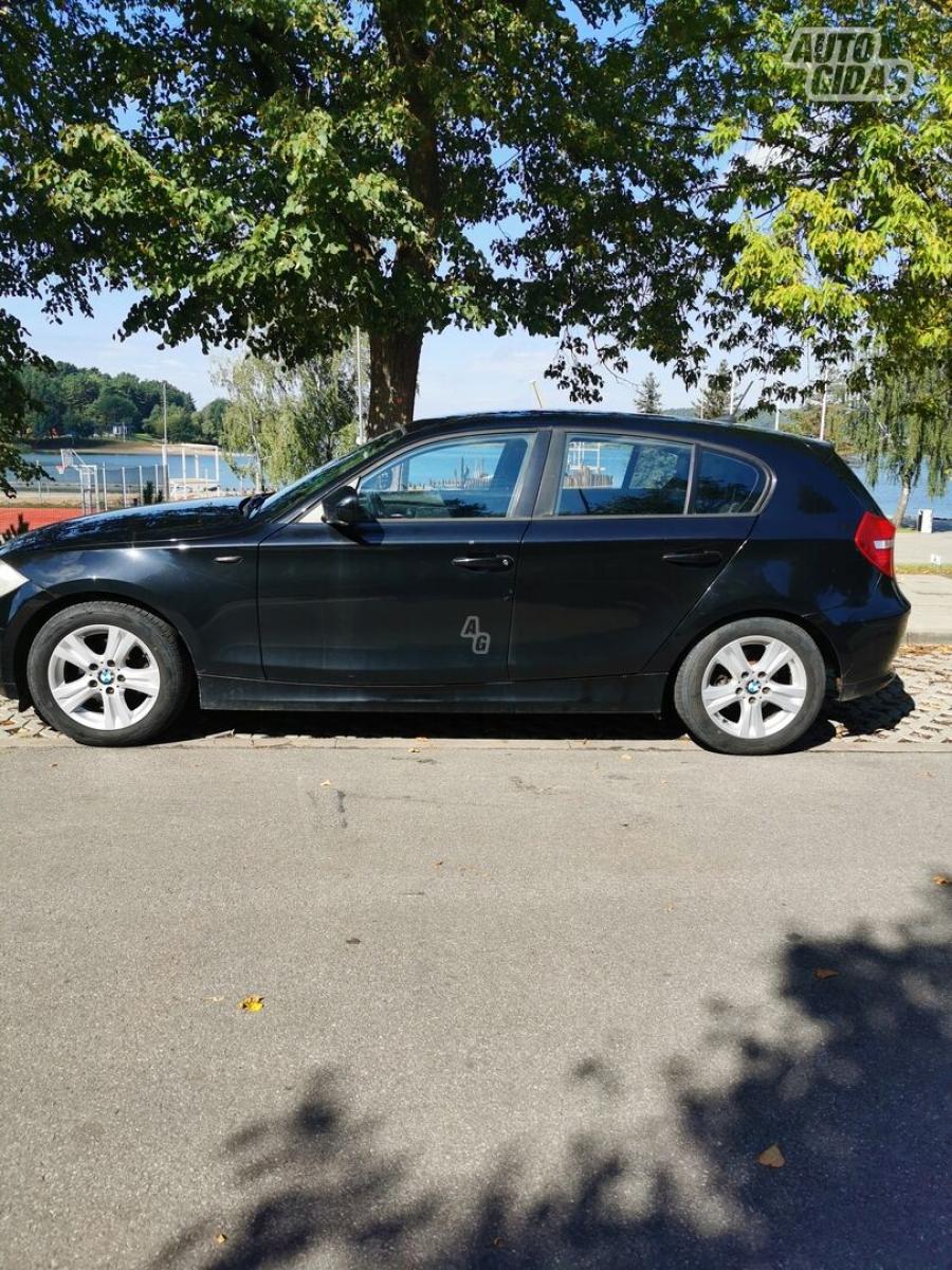 Melns BMW 116 2010 Kauņa, ar dzinēja tilpumu 2.00 L un nobraukumu 305 tūkst. km par 3900 €, foto 4 vietnē AUTOMOTO.COM.LV
