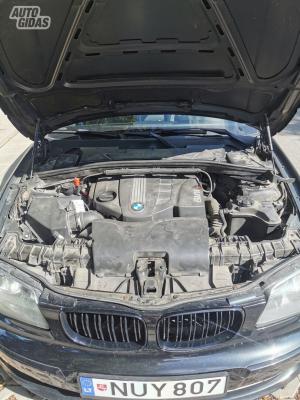 Melns BMW 116 2010 Kauņa, ar dzinēja tilpumu 2.00 L un nobraukumu 305 tūkst. km par 3900 €, foto 10 vietnē AUTOMOTO.COM.LV