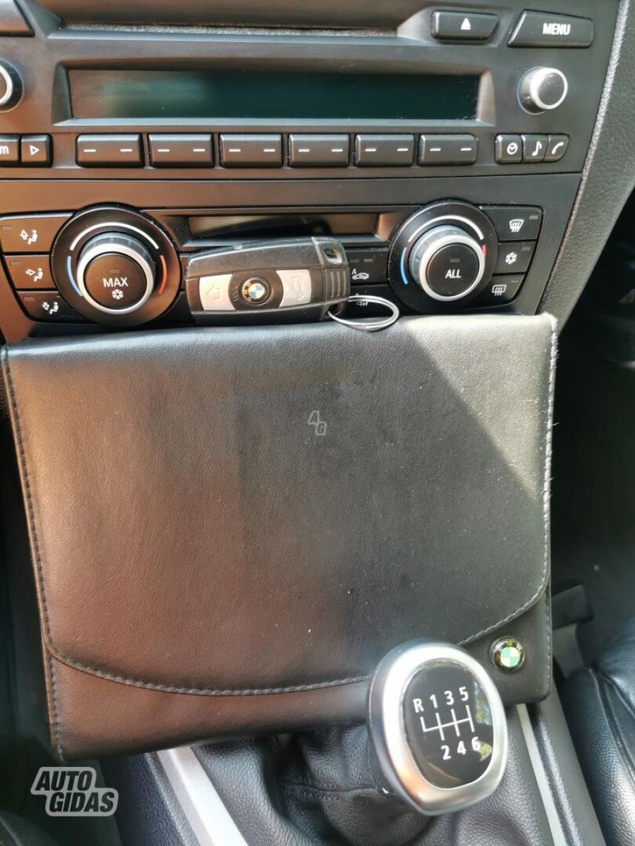 Melns BMW 116 2010 Kauņa, ar dzinēja tilpumu 2.00 L un nobraukumu 305 tūkst. km par 3900 €, foto 22 vietnē AUTOMOTO.COM.LV