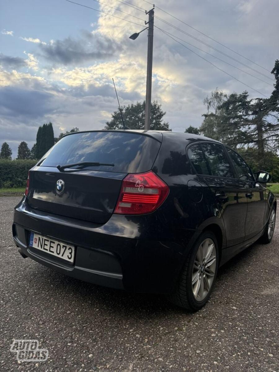 Black BMW 116 2010 in Prienai, with an engine capacity of 2.00 L and mileage of 365 thousand km for 3099 €, photo 3 on AUTOMOTO.COM.LV