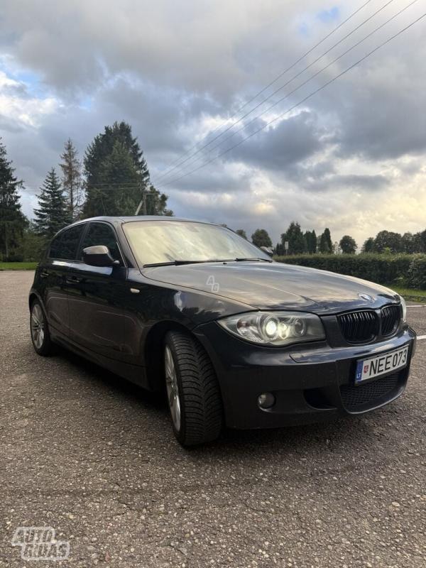 Black BMW 116 2010 in Prienai, with an engine capacity of 2.00 L and mileage of 365 thousand km for 3099 €, photo 7 on AUTOMOTO.COM.LV