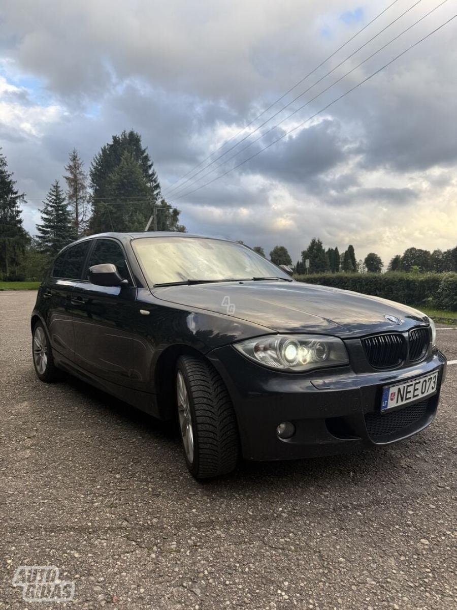 Black BMW 116 2010 in Prienai, with an engine capacity of 2.00 L and mileage of 365 thousand km for 3099 €, photo 7 on AUTOMOTO.COM.LV