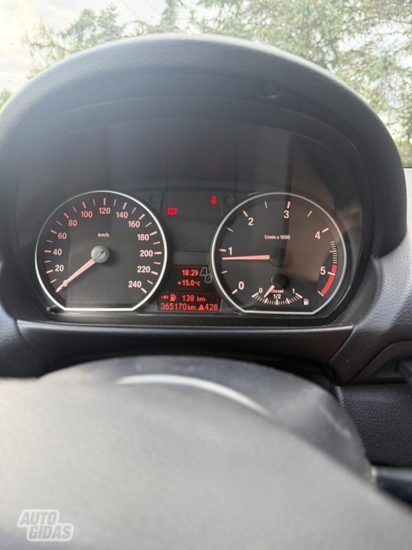 Black BMW 116 2010 in Prienai, with an engine capacity of 2.00 L and mileage of 365 thousand km for 3099 €, photo 8 on AUTOMOTO.COM.LV