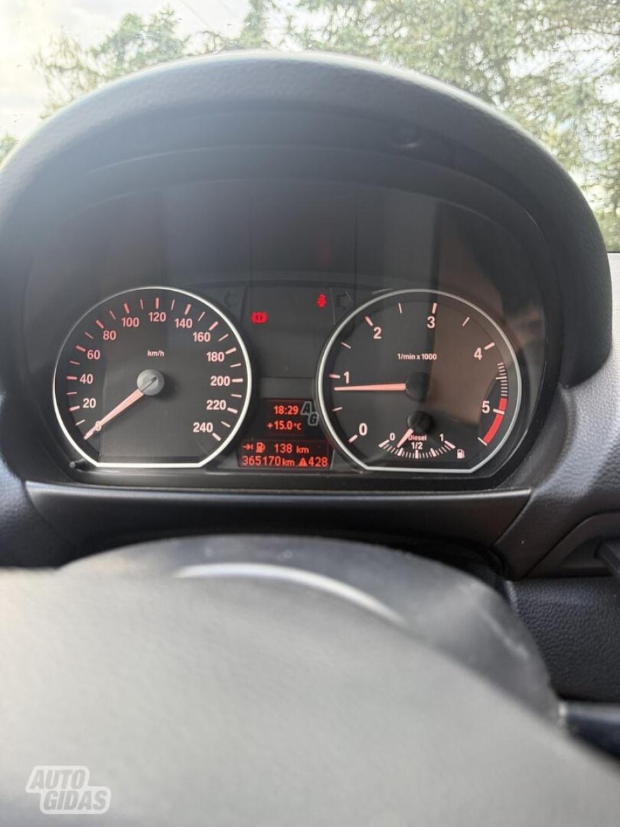 Black BMW 116 2010 in Prienai, with an engine capacity of 2.00 L and mileage of 365 thousand km for 3099 €, photo 8 on AUTOMOTO.COM.LV