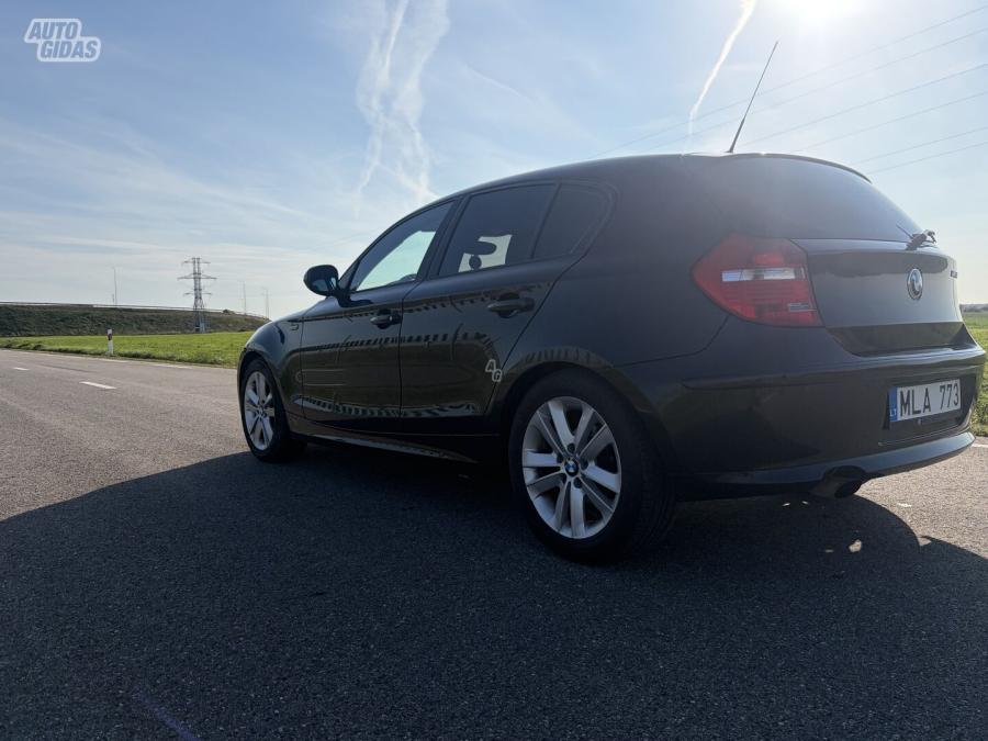 Melns BMW 116 2010 Kauņa, ar dzinēja tilpumu 2.00 L un nobraukumu 325 tūkst. km par 3200 €, foto 5 vietnē AUTOMOTO.COM.LV