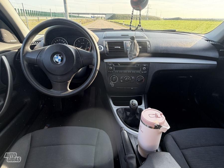 Melns BMW 116 2010 Kauņa, ar dzinēja tilpumu 2.00 L un nobraukumu 325 tūkst. km par 3200 €, foto 12 vietnē AUTOMOTO.COM.LV