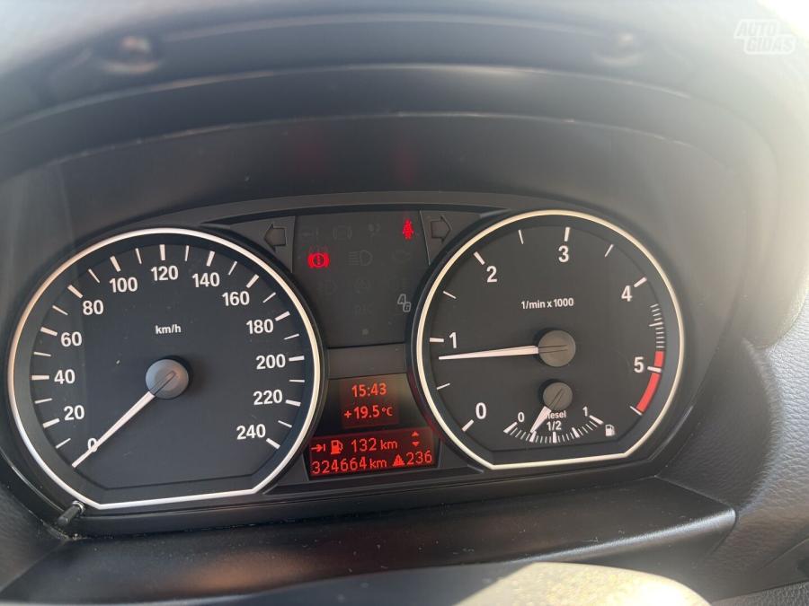 Melns BMW 116 2010 Kauņa, ar dzinēja tilpumu 2.00 L un nobraukumu 325 tūkst. km par 3200 €, foto 16 vietnē AUTOMOTO.COM.LV
