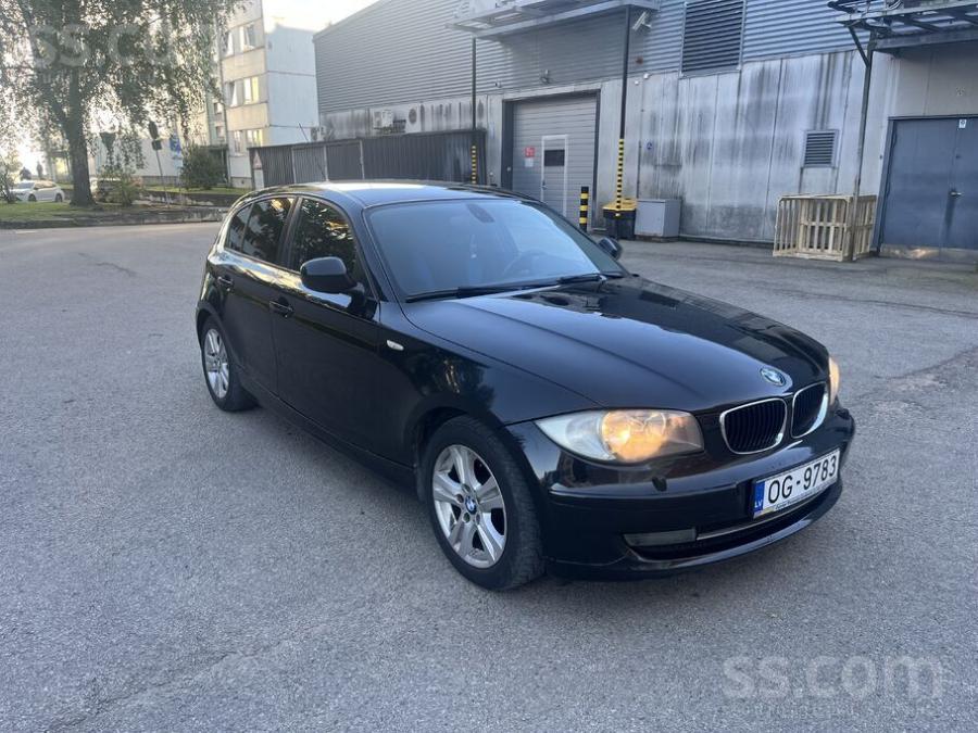Melns BMW 116 2011 Jelgava, ar dzinēja tilpumu 2.00 L un nobraukumu 226 tūkst. km par 3550 €, foto 5 vietnē AUTOMOTO.COM.LV