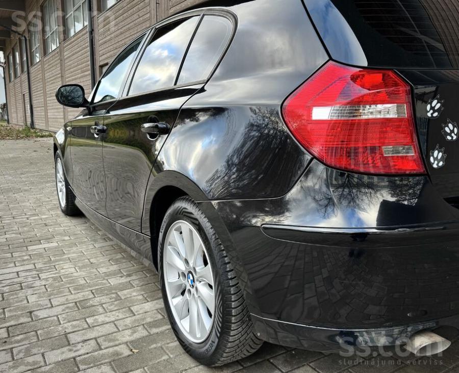 Black BMW 116 2011 in Jelgava, with an engine capacity of 2.00 L and mileage of 297 thousand km for 4150 €, photo 9 on AUTOMOTO.COM.LV
