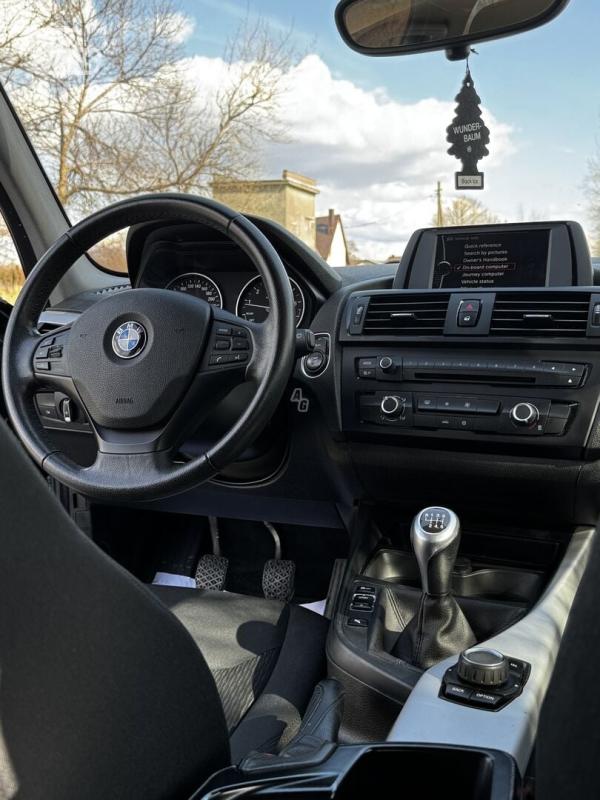 Black BMW 116 2011 in Klaipeda, with an engine capacity of 1.60 L and mileage of 295 thousand km for 5850 €, photo 9 on AUTOMOTO.COM.LV