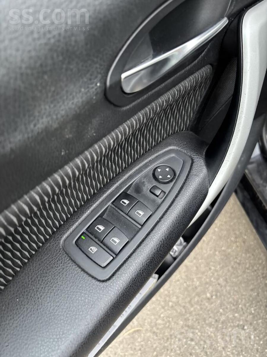 Melns BMW 116 2011 Rīga, ar dzinēja tilpumu 2.00 L un nobraukumu 327 tūkst. km par 5095 €, foto 15 vietnē AUTOMOTO.COM.LV