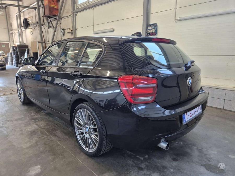 Melns BMW 116 2011 Raseiniai, ar dzinēja tilpumu 2.00 L un nobraukumu 177 tūkst. km par 4990 €, foto 6 vietnē AUTOMOTO.COM.LV