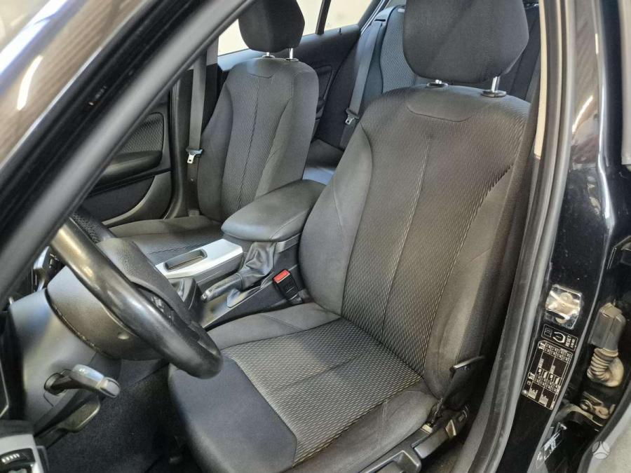 Melns BMW 116 2011 Raseiniai, ar dzinēja tilpumu 2.00 L un nobraukumu 177 tūkst. km par 4990 €, foto 18 vietnē AUTOMOTO.COM.LV