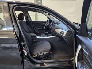 Melns BMW 116 2011 Raseiniai, ar dzinēja tilpumu 2.00 L un nobraukumu 177 tūkst. km par 4990 €, foto 20 vietnē AUTOMOTO.COM.LV