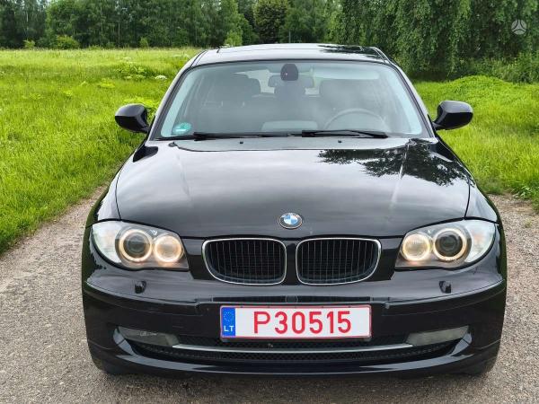Black BMW 116 2011 in Kedainiai, with an engine capacity of 2.00 L and mileage of 200 thousand km for 3650 €, photo 6 on AUTOMOTO.COM.LV
