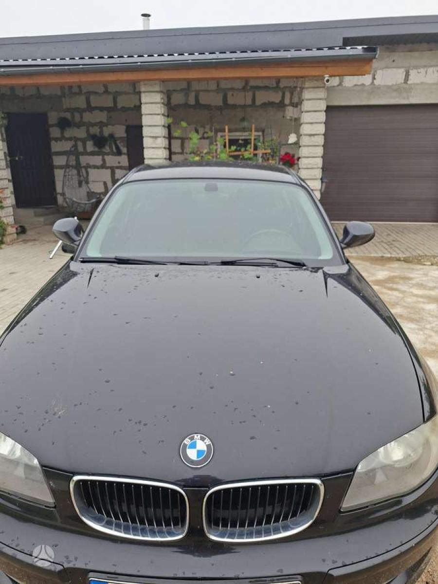Melns BMW 116 2011 Viļņa, ar dzinēja tilpumu 2.00 L un nobraukumu 272 tūkst. km par 3100 €, foto 1 vietnē AUTOMOTO.COM.LV