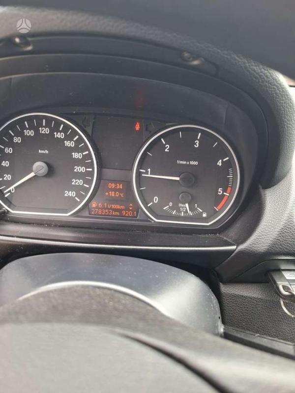 Black BMW 116 2011 in Vilnius, with an engine capacity of 2.00 L and mileage of 272 thousand km for 3100 €, photo 7 on AUTOMOTO.COM.LV