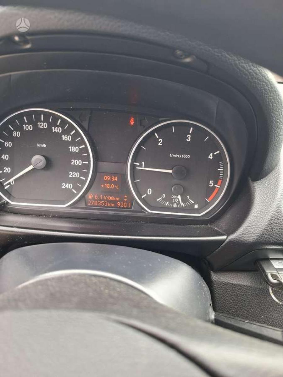 Melns BMW 116 2011 Viļņa, ar dzinēja tilpumu 2.00 L un nobraukumu 272 tūkst. km par 3100 €, foto 8 vietnē AUTOMOTO.COM.LV