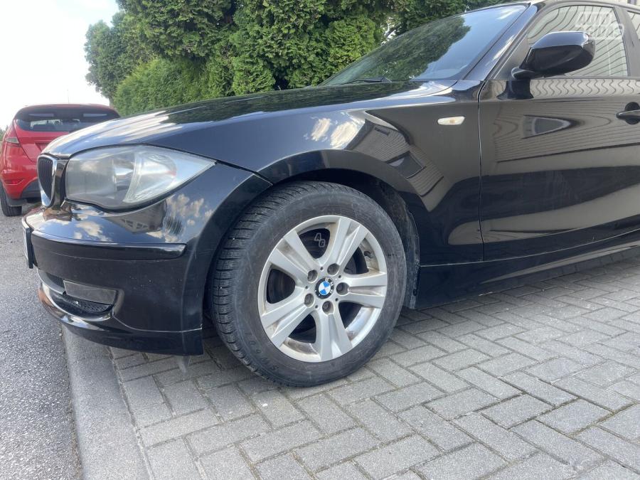 Melns BMW 116 2011 Šauļi, ar dzinēja tilpumu 2.00 L un nobraukumu 135 tūkst. km par 3500 €, foto 11 vietnē AUTOMOTO.COM.LV