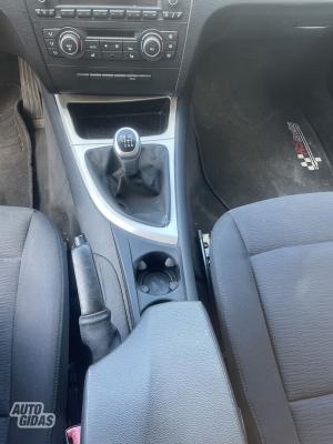 Melns BMW 116 2011 Šauļi, ar dzinēja tilpumu 2.00 L un nobraukumu 135 tūkst. km par 3500 €, foto 19 vietnē AUTOMOTO.COM.LV