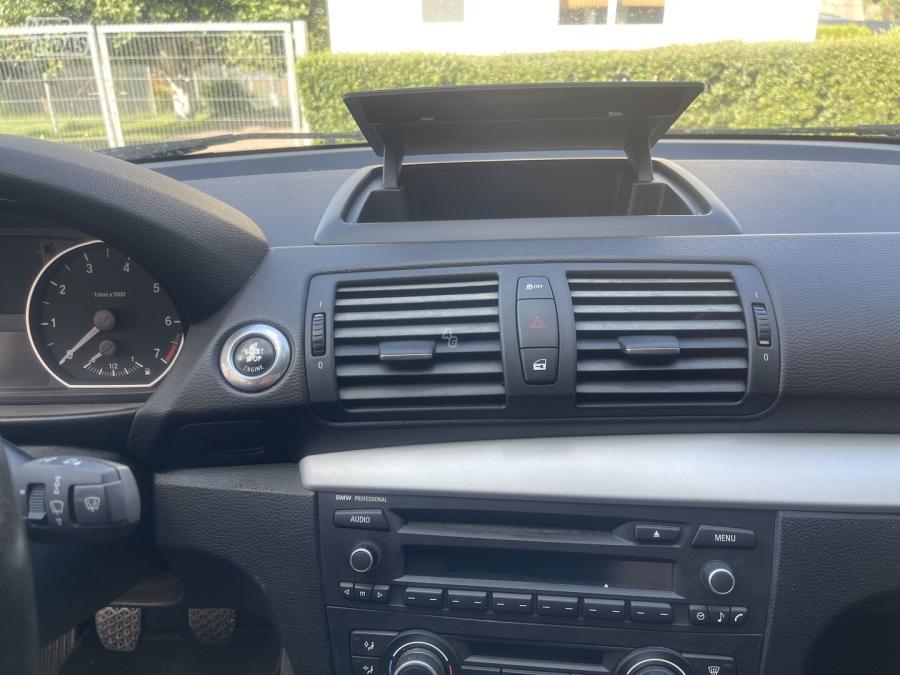 Melns BMW 116 2011 Šauļi, ar dzinēja tilpumu 2.00 L un nobraukumu 135 tūkst. km par 3500 €, foto 21 vietnē AUTOMOTO.COM.LV