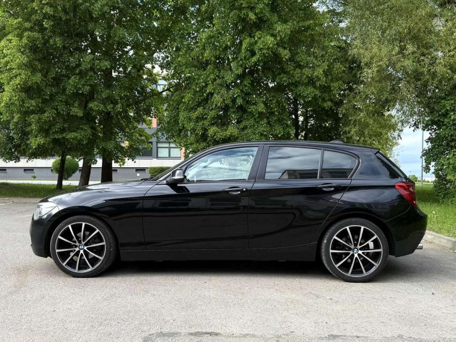 Black BMW 116 2011 in Jonava, with an engine capacity of 2.00 L and mileage of 300 thousand km for 3900 €, photo 4 on AUTOMOTO.COM.LV