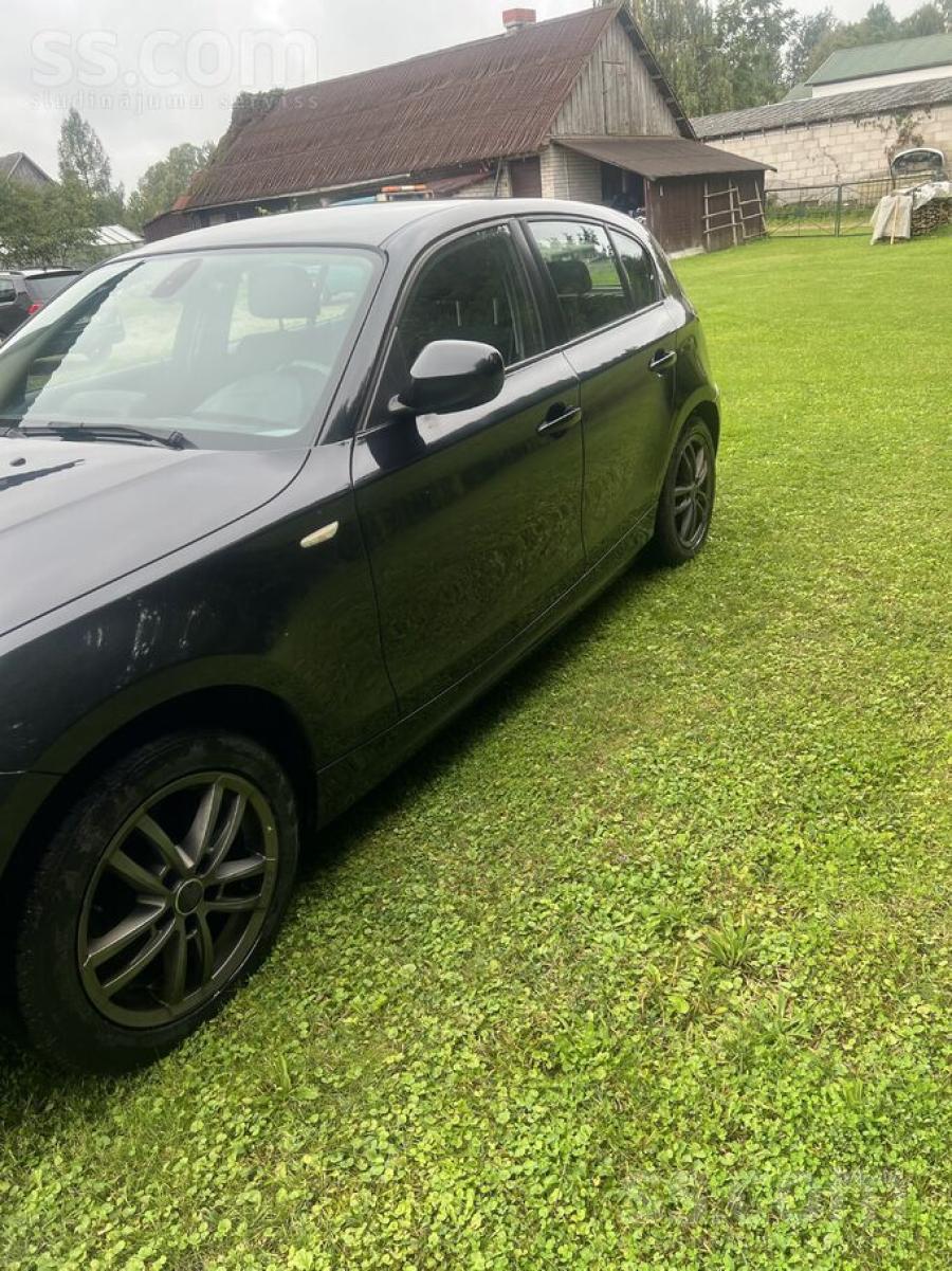 Melns BMW 116 2011 Aizkraukle, ar dzinēja tilpumu 2.00 L un nobraukumu 324 tūkst. km par 3350 €, foto 8 vietnē AUTOMOTO.COM.LV