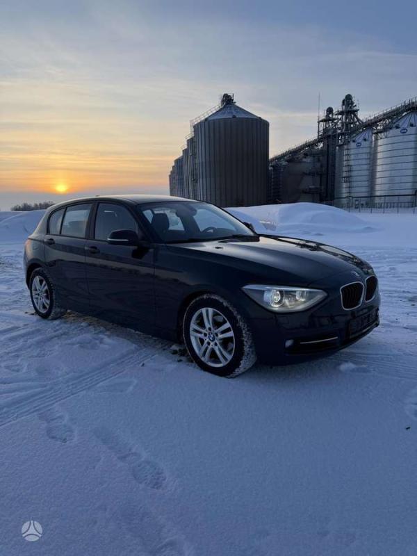 Melns BMW 116 2012 Pasvalys, ar dzinēja tilpumu 2.00 L un nobraukumu 108 tūkst. km par 7450 €, foto 8 vietnē AUTOMOTO.COM.LV