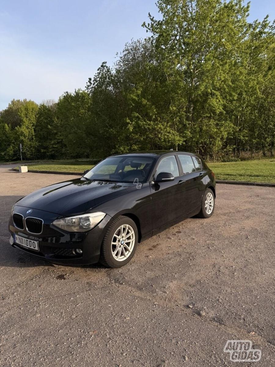 Black BMW 116 2012 in Kaunas, with an engine capacity of 2.00 L and mileage of 308 thousand km for 4900 €, photo 13 on AUTOMOTO.COM.LV