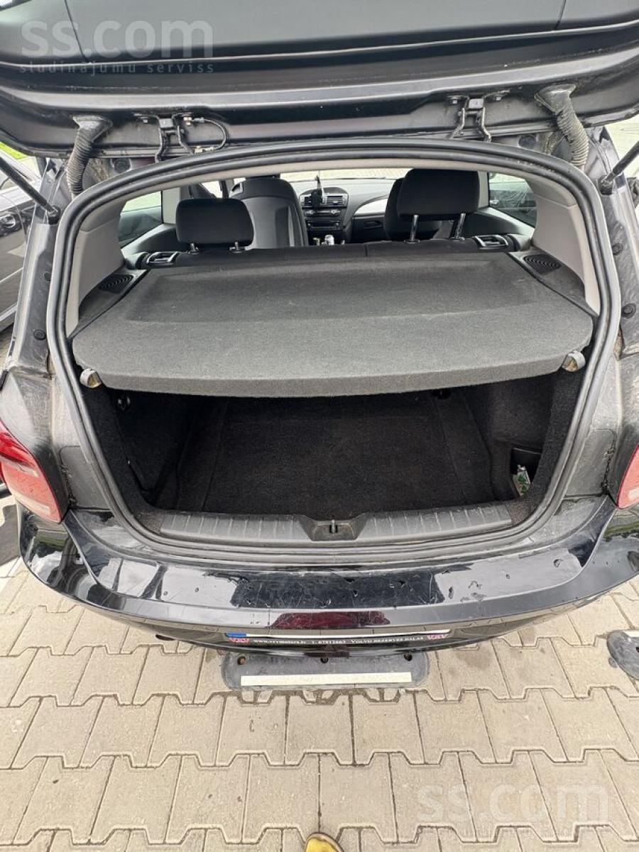 Black BMW 116 2012 in Riga, with an engine capacity of 1.60 L and mileage of 163 thousand km for 4700 €, photo 12 on AUTOMOTO.COM.LV