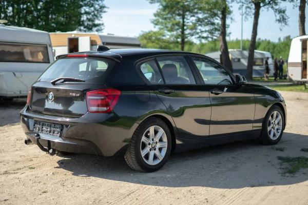 Melns BMW 116 2012 Grobiņa, ar dzinēja tilpumu 1.60 L un nobraukumu 307 tūkst. km par 5900 €, foto 6 vietnē AUTOMOTO.COM.LV