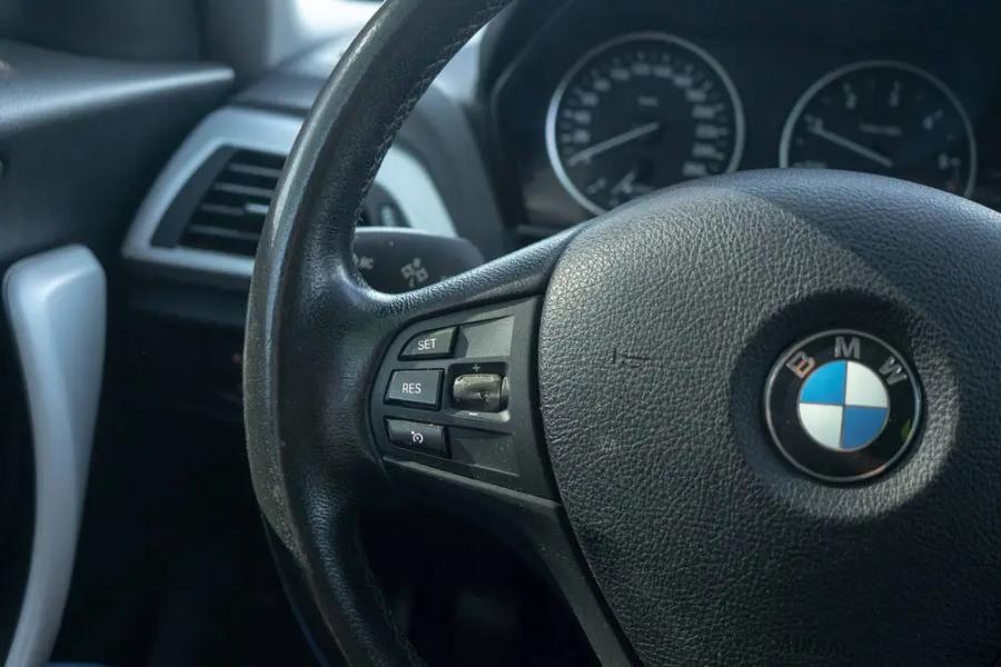 Black BMW 116 2012 in Grobiņa, with an engine capacity of 1.60 L and mileage of 307 thousand km for 5900 €, photo 21 on AUTOMOTO.COM.LV