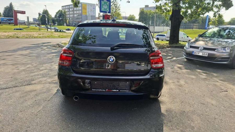 Black BMW 116 2012 in Kaunas, with an engine capacity of 2.00 L and mileage of 211 thousand km for 5200 €, photo 10 on AUTOMOTO.COM.LV
