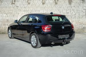 Black BMW 116 2012 in Liepaja, with an engine capacity of 1.60 L and mileage of 307 thousand km for 5900 €, photo 5 on AUTOMOTO.COM.LV