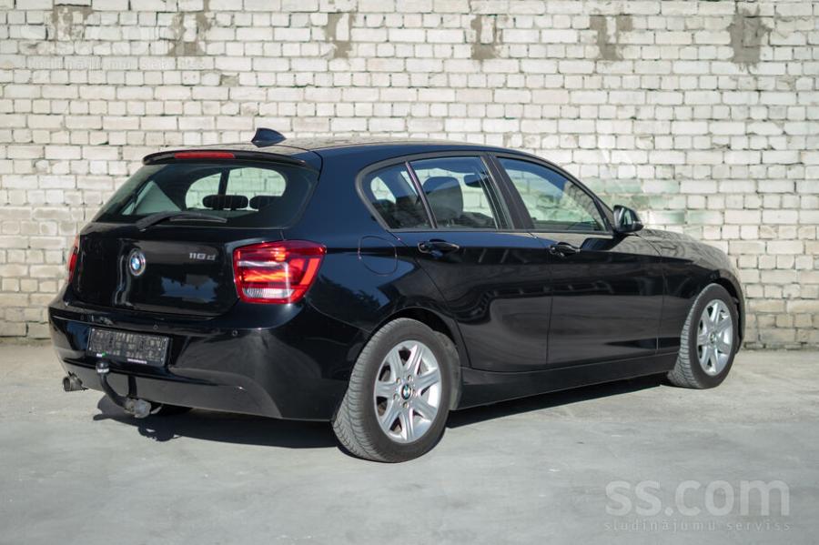Black BMW 116 2012 in Liepaja, with an engine capacity of 1.60 L and mileage of 307 thousand km for 5900 €, photo 7 on AUTOMOTO.COM.LV